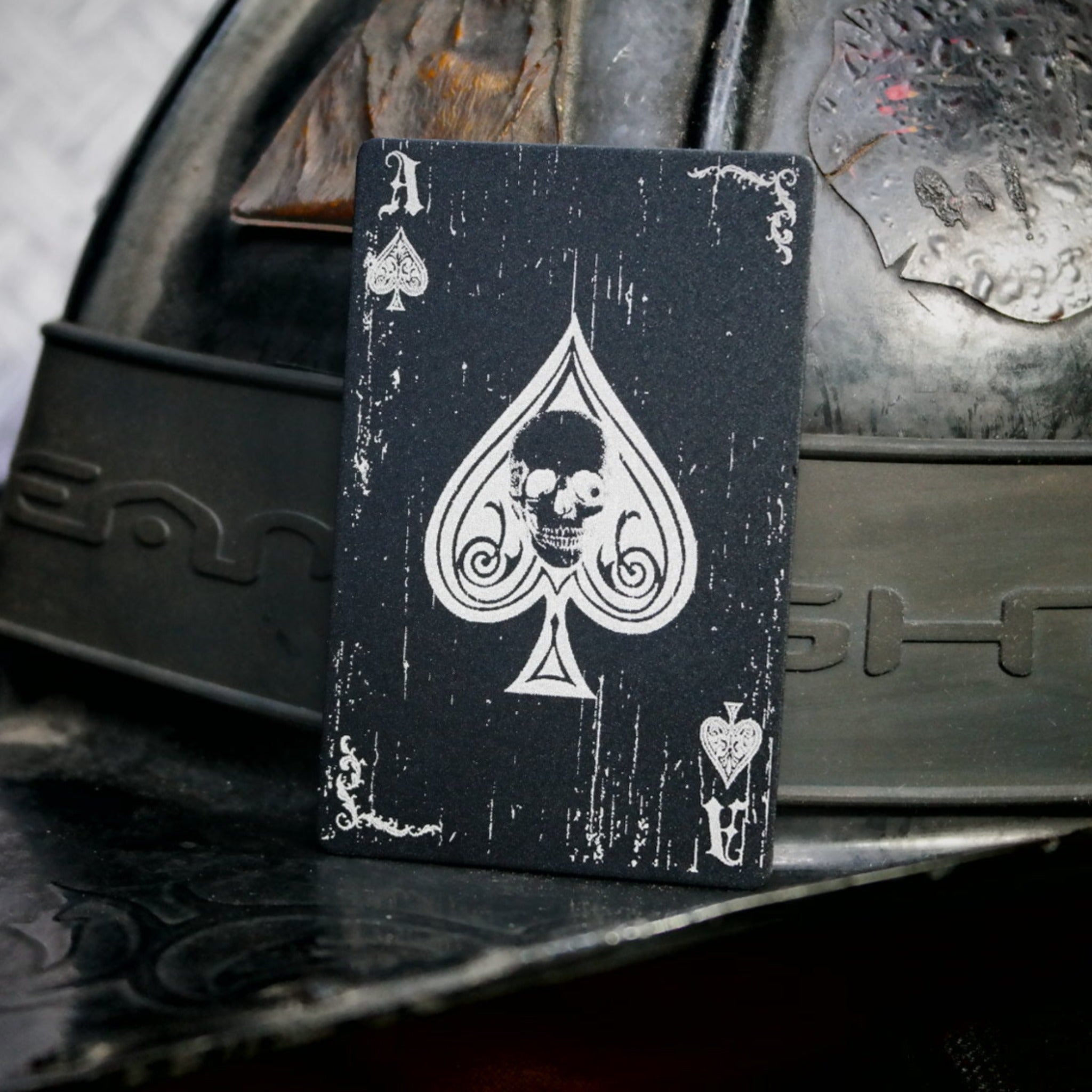 Weathered Skull Ace Laser Engraved Playing Card – Taylor's Tins