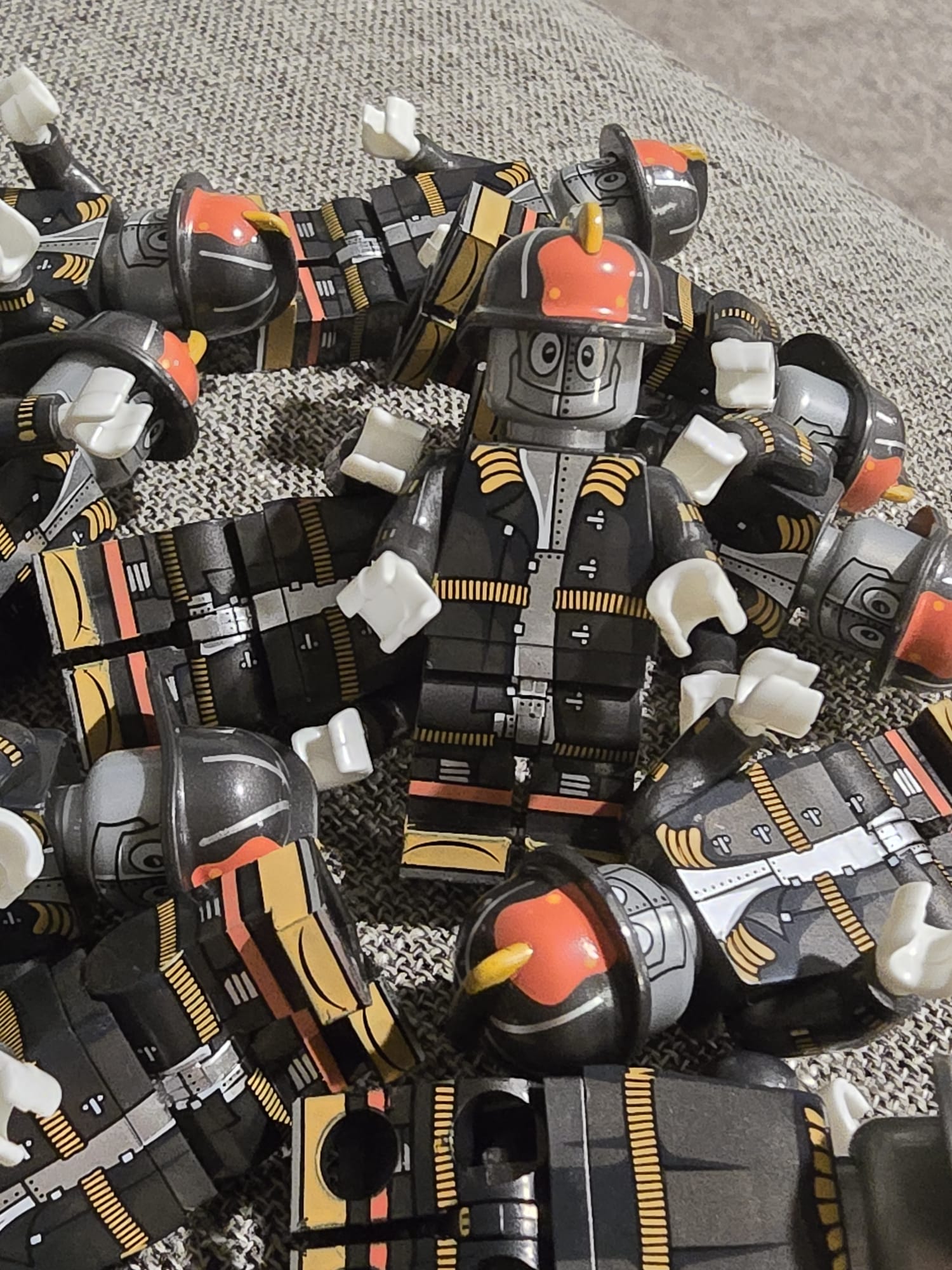 Taylor's Tins Lego Mini Figs x2